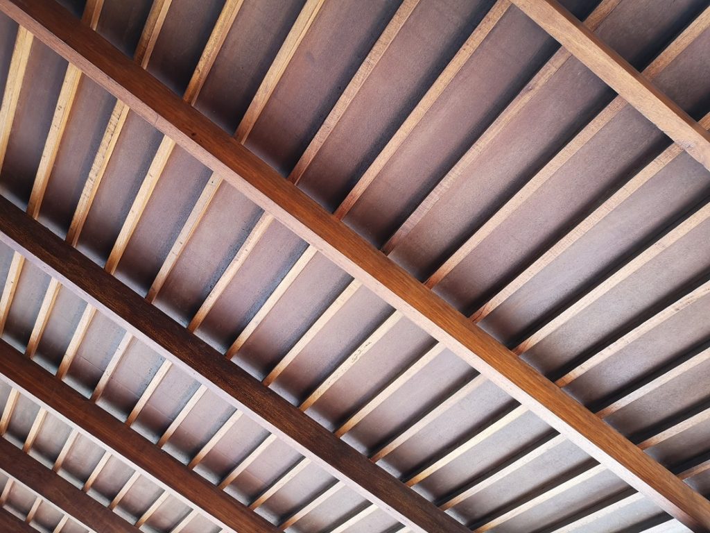 Qu'est-ce qu'un chevron de charpente en bois